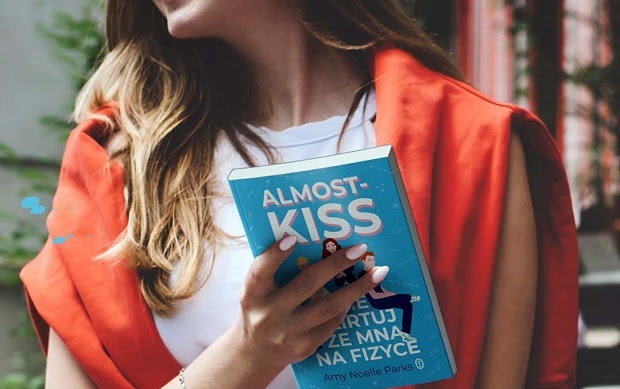 „Almost-Kiss. Nie flirtuj ze mną na fizyce” - zapowiedź